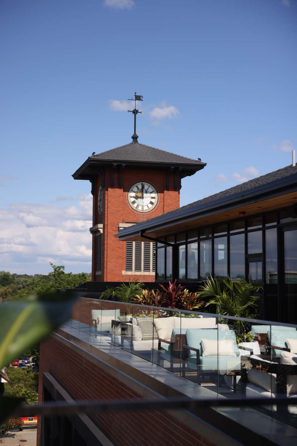 Overlea - Newmarket Rooftop Restaurant | The Postmark Hotel